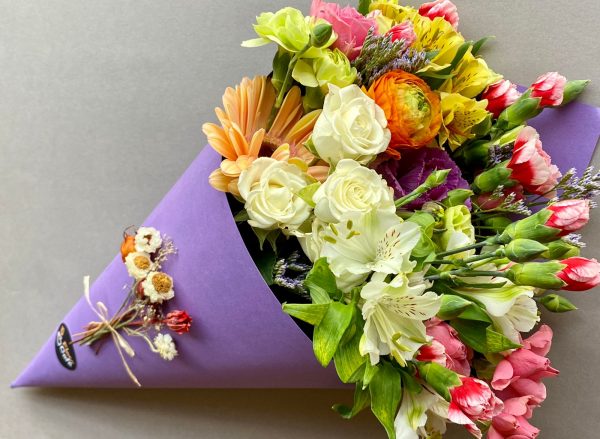 Cono de Flores Mixtas | Flor de Café | Flor de Café